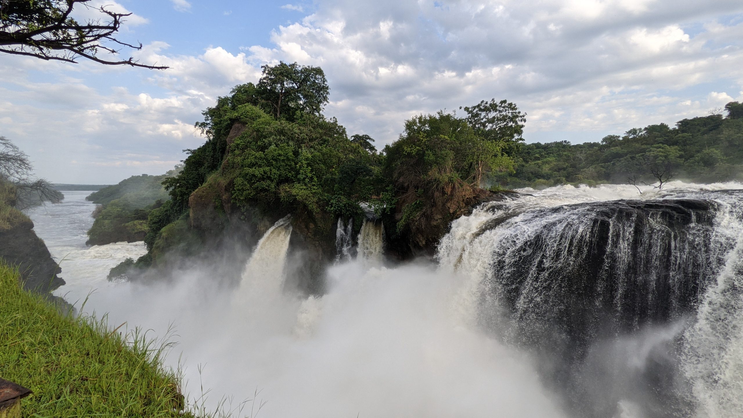 Beautiful Waterfalls and A Dusky Babbler - BUDGET BIRDERS